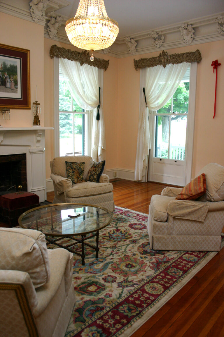 Rockwood Cloyd Parlor - Rockwood Manor